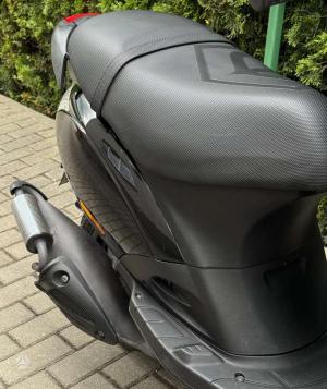 Melns Piaggio ZIP 2003 Marijampole, ar dzinēja tilpumu 49.00 L un nobraukumu 6 tūkst. km par 1999 €, foto 16 vietnē AUTOMOTO.COM.LV