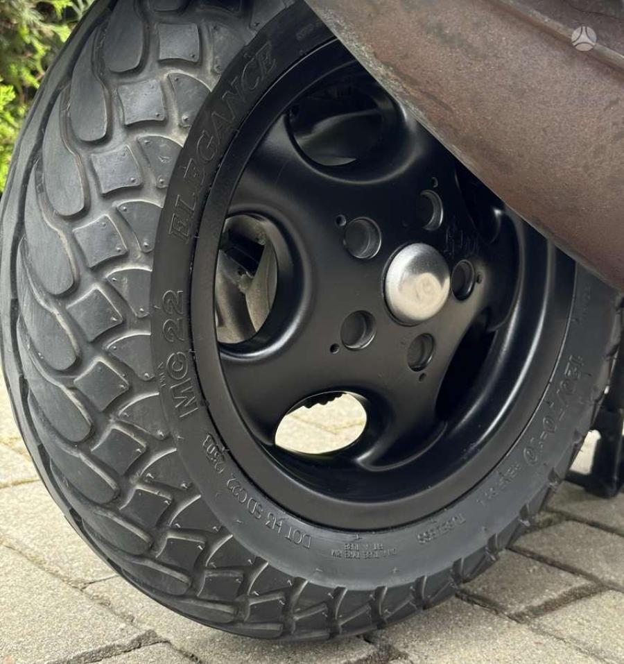 Melns Piaggio ZIP 2003 Marijampole, ar dzinēja tilpumu 49.00 L un nobraukumu 6 tūkst. km par 1999 €, foto 18 vietnē AUTOMOTO.COM.LV