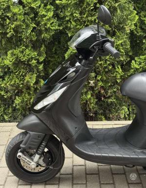 Melns Piaggio ZIP 2003 Marijampole, ar dzinēja tilpumu 49.00 L un nobraukumu 6 tūkst. km par 1999 €, foto 23 vietnē AUTOMOTO.COM.LV