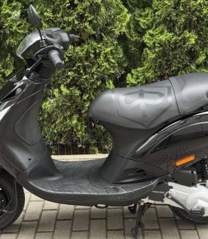 Melns Piaggio ZIP 2003 Marijampole, ar dzinēja tilpumu 49.00 L un nobraukumu 6 tūkst. km par 1999 €, foto 24 vietnē AUTOMOTO.COM.LV