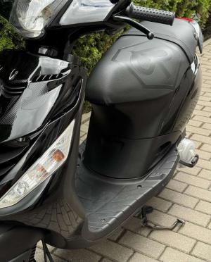 Melns Piaggio ZIP 2003 Marijampole, ar dzinēja tilpumu 49.00 L un nobraukumu 6 tūkst. km par 1999 €, foto 37 vietnē AUTOMOTO.COM.LV
