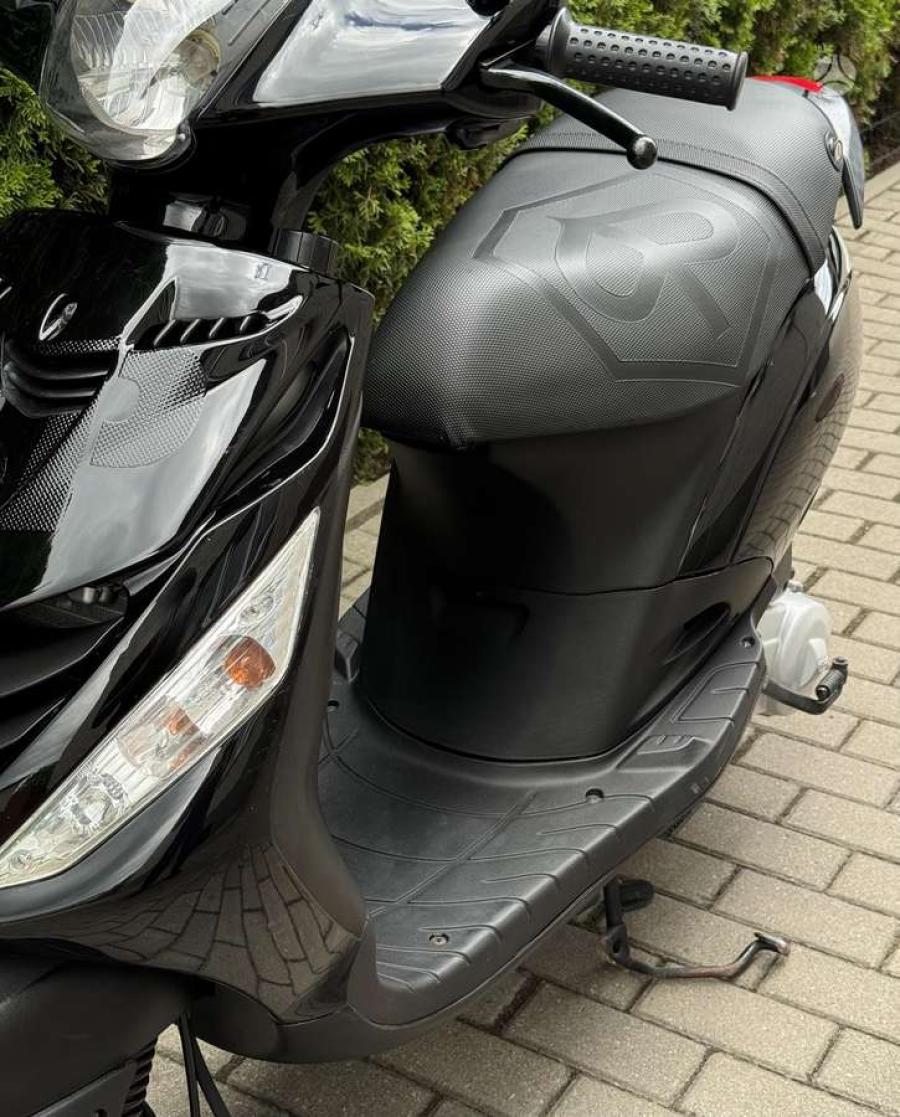 Melns Piaggio ZIP 2003 Marijampole, ar dzinēja tilpumu 49.00 L un nobraukumu 6 tūkst. km par 1999 €, foto 37 vietnē AUTOMOTO.COM.LV