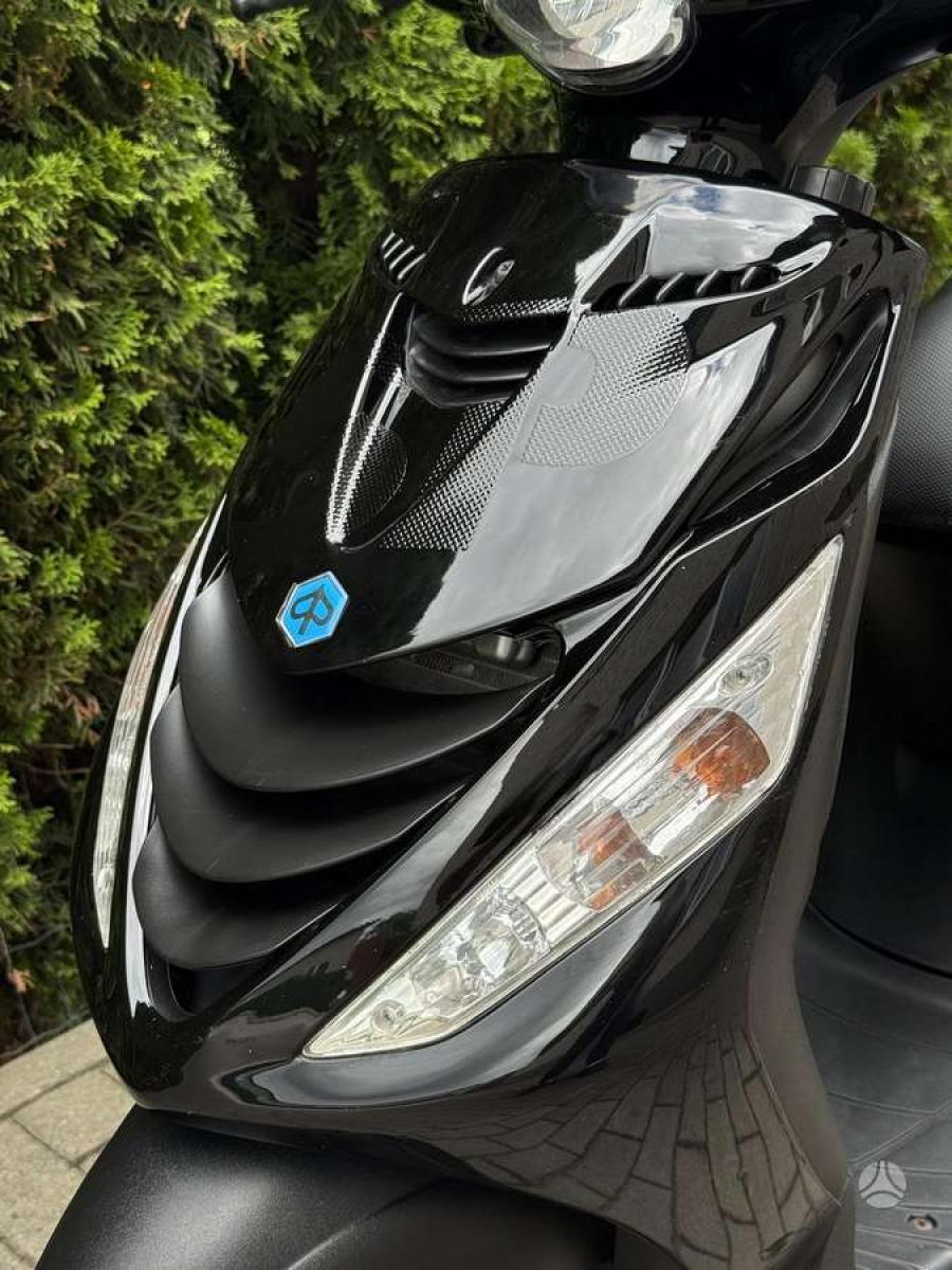 Melns Piaggio ZIP 2003 Marijampole, ar dzinēja tilpumu 49.00 L un nobraukumu 6 tūkst. km par 1999 €, foto 38 vietnē AUTOMOTO.COM.LV