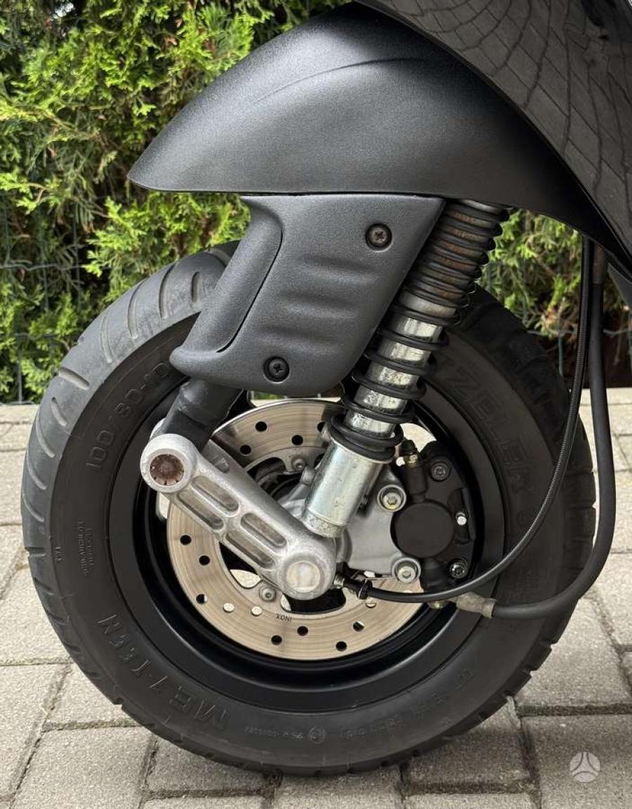 Melns Piaggio ZIP 2003 Marijampole, ar dzinēja tilpumu 49.00 L un nobraukumu 6 tūkst. km par 1999 €, foto 40 vietnē AUTOMOTO.COM.LV