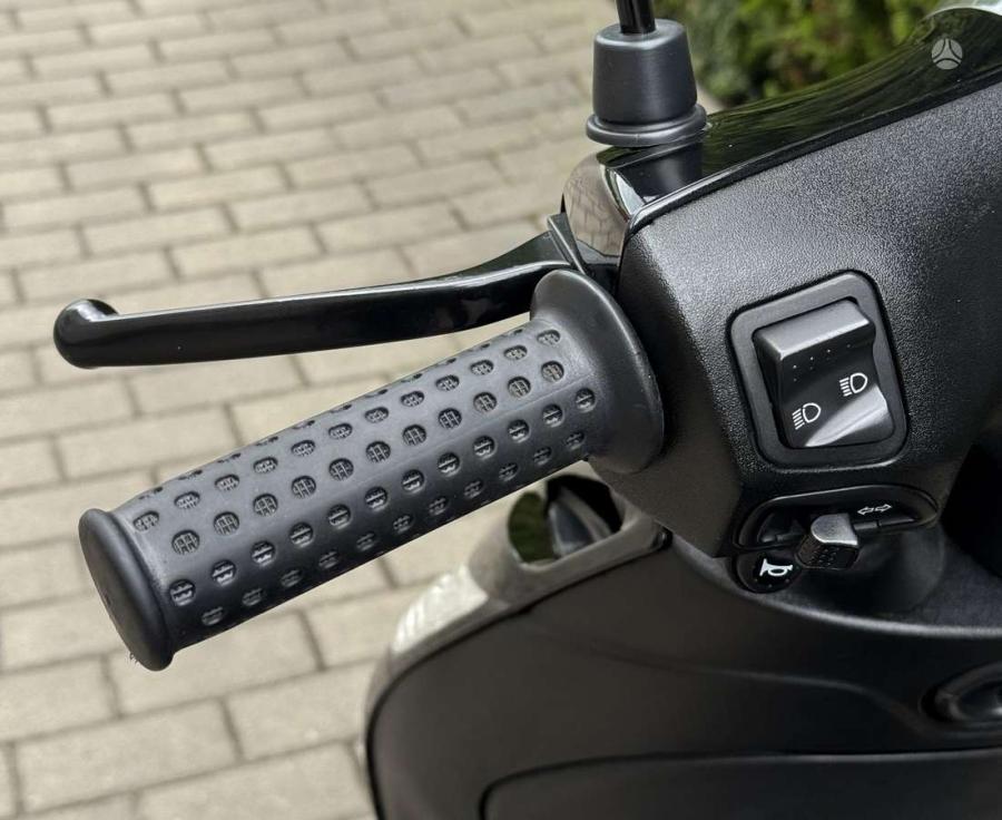 Melns Piaggio ZIP 2003 Marijampole, ar dzinēja tilpumu 49.00 L un nobraukumu 6 tūkst. km par 1999 €, foto 42 vietnē AUTOMOTO.COM.LV