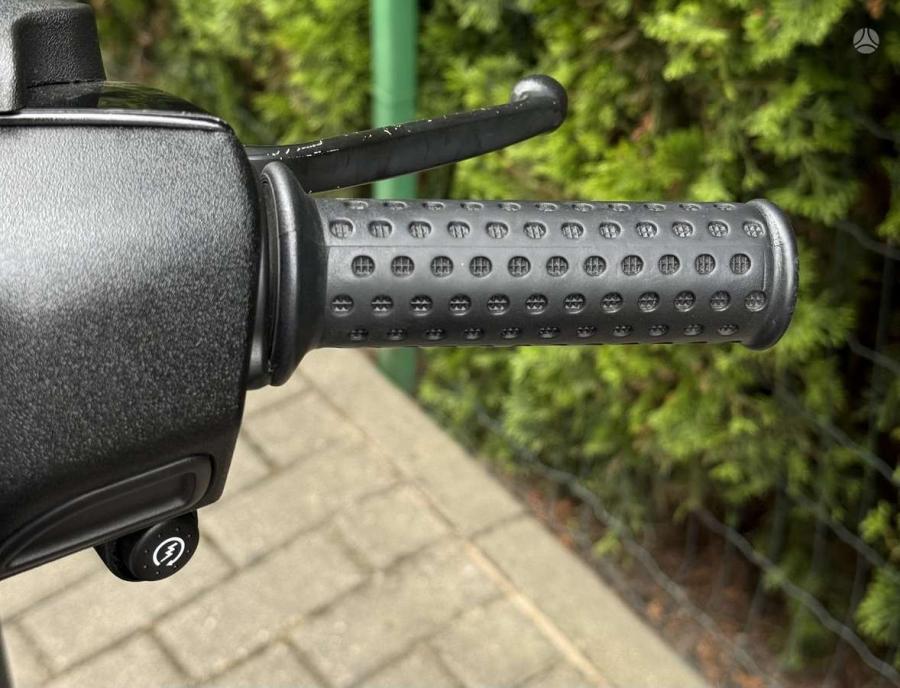 Melns Piaggio ZIP 2003 Marijampole, ar dzinēja tilpumu 49.00 L un nobraukumu 6 tūkst. km par 1999 €, foto 45 vietnē AUTOMOTO.COM.LV