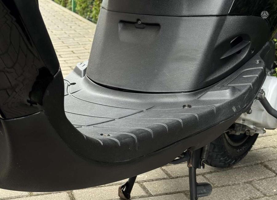 Melns Piaggio ZIP 2003 Marijampole, ar dzinēja tilpumu 49.00 L un nobraukumu 6 tūkst. km par 1999 €, foto 46 vietnē AUTOMOTO.COM.LV