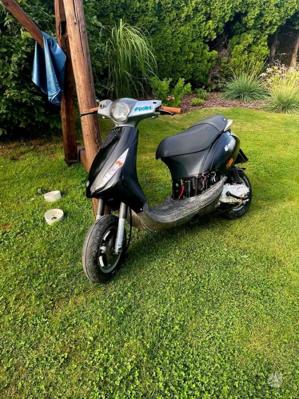 Black Piaggio ZIP 2007 in Kaunas, with an engine capacity of 49.00 L and mileage of 8 thousand km for 850 €, photo 5 on AUTOMOTO.COM.LV