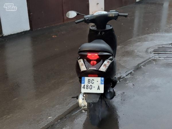 Черный Piaggio ZIP 2010 в Вильнюс, объемом двигателя 0.05 л и пробегом 15 тыс. км за 750 €, фото 4 на AUTOMOTO.COM.LV