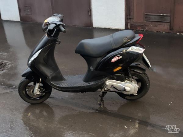 Черный Piaggio ZIP 2010 в Вильнюс, объемом двигателя 0.05 л и пробегом 15 тыс. км за 750 €, фото 6 на AUTOMOTO.COM.LV