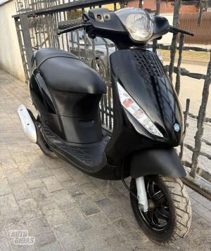 Black Piaggio ZIP 2011 in Kaunas, with an engine capacity of 0.05 L and mileage of 31 thousand km for 880 €, photo  on AUTOMOTO.COM.LV