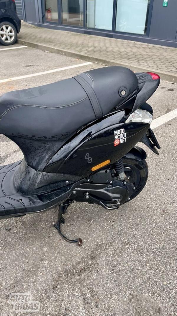 Melns Piaggio ZIP 2012 Viļņa, ar dzinēja tilpumu 0.05 L un nobraukumu 8 tūkst. km par 1030 €, foto 5 vietnē AUTOMOTO.COM.LV