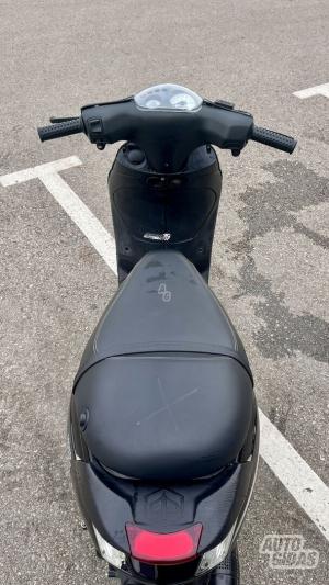 Melns Piaggio ZIP 2012 Viļņa, ar dzinēja tilpumu 0.05 L un nobraukumu 8 tūkst. km par 1030 €, foto 12 vietnē AUTOMOTO.COM.LV