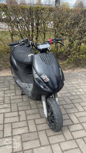 Черный Piaggio ZIP 2014 в Таураге, объемом двигателя 0.07 л и пробегом 14 тыс. км за 1200 €, фото  на AUTOMOTO.COM.LV