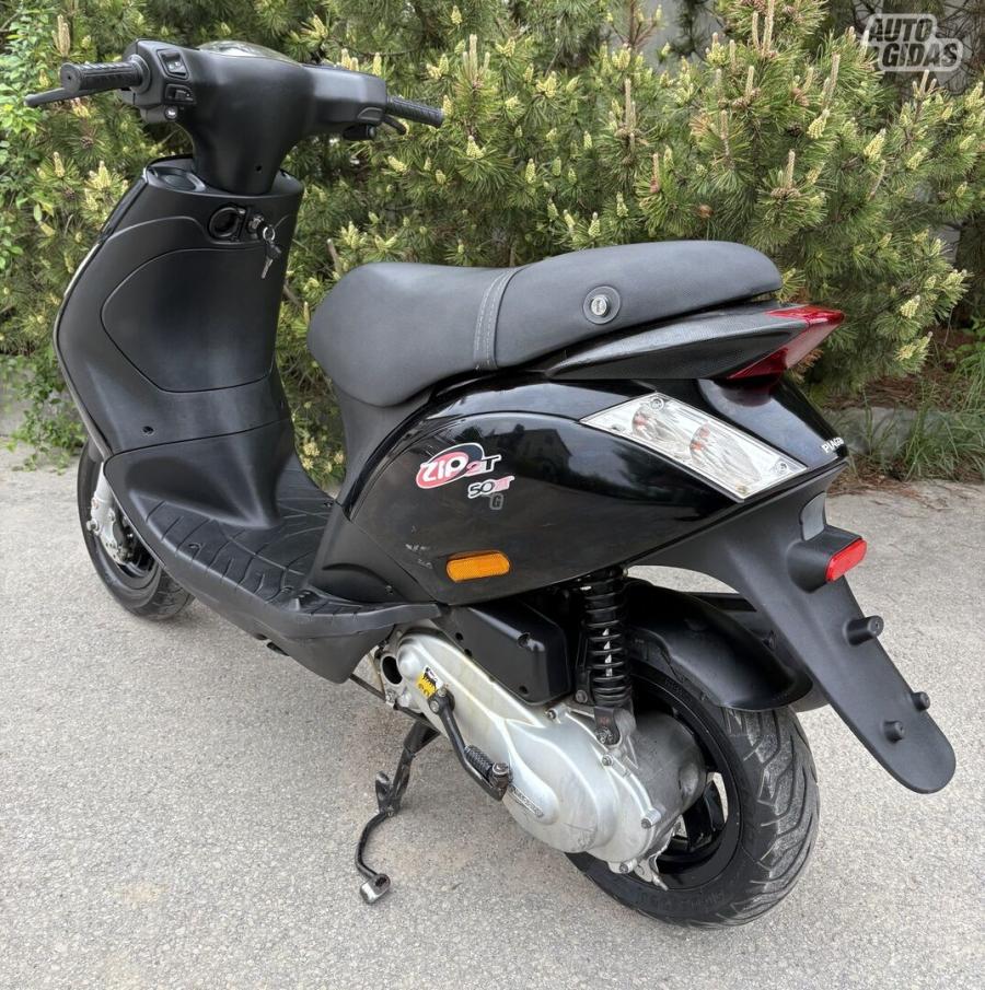 Melns Piaggio ZIP 2016 Kauņa, ar dzinēja tilpumu 0.05 L un nobraukumu 12 tūkst. km par 1199 €, foto 6 vietnē AUTOMOTO.COM.LV