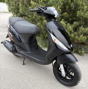 Melns Piaggio ZIP 2016 Kauņa, ar dzinēja tilpumu 0.05 L un nobraukumu 12 tūkst. km par 1199 €, foto 8 vietnē AUTOMOTO.COM.LV