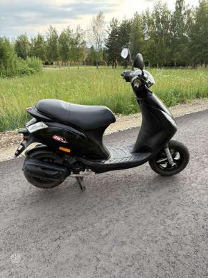 Melns Piaggio ZIP 2018 Panevēža, ar dzinēja tilpumu 50.00 L un nobraukumu 18 tūkst. km par 700 €, foto 5 vietnē AUTOMOTO.COM.LV