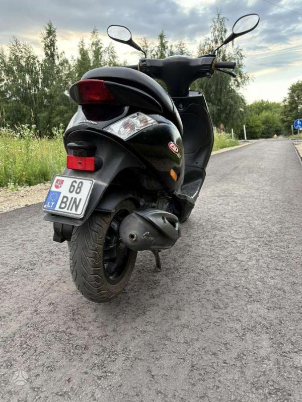Melns Piaggio ZIP 2018 Panevēža, ar dzinēja tilpumu 50.00 L un nobraukumu 18 tūkst. km par 700 €, foto 6 vietnē AUTOMOTO.COM.LV