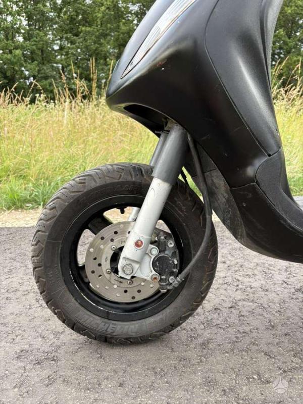 Melns Piaggio ZIP 2018 Panevēža, ar dzinēja tilpumu 50.00 L un nobraukumu 18 tūkst. km par 700 €, foto 9 vietnē AUTOMOTO.COM.LV