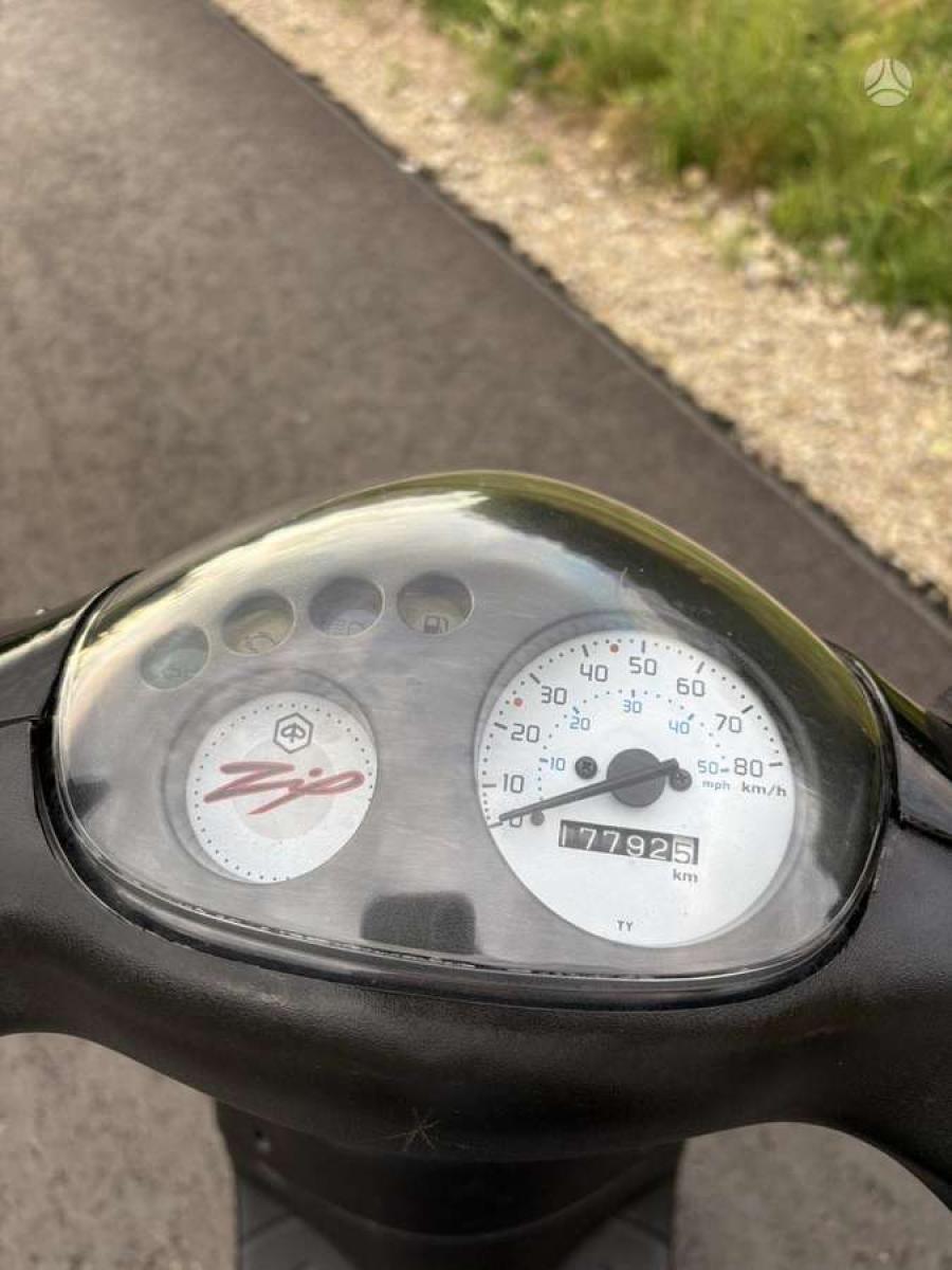 Melns Piaggio ZIP 2018 Panevēža, ar dzinēja tilpumu 50.00 L un nobraukumu 18 tūkst. km par 700 €, foto 12 vietnē AUTOMOTO.COM.LV