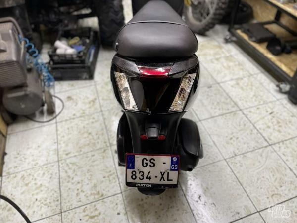 Black Piaggio ZIP 2023 in Vilnius, with an engine capacity of 0.05 L and mileage of 8 thousand km for 1000 €, photo 4 on AUTOMOTO.COM.LV
