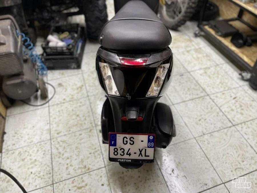 Melns Piaggio ZIP 2023 Viļņa, ar dzinēja tilpumu 0.05 L un nobraukumu 8 tūkst. km par 1000 €, foto 4 vietnē AUTOMOTO.COM.LV