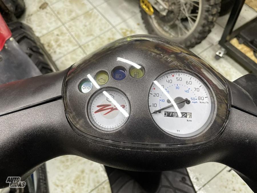Melns Piaggio ZIP 2023 Viļņa, ar dzinēja tilpumu 0.05 L un nobraukumu 8 tūkst. km par 1000 €, foto 5 vietnē AUTOMOTO.COM.LV