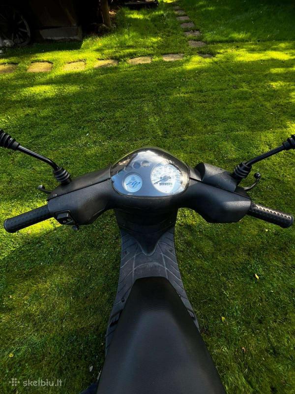 Piaggio ZIP 2016 в Кайшядорис на AUTOMOTO.COM.LV Синий Piaggio ZIP 2016 в Кайшядорис, объемом двигателя 50.00 л и пробегом 12 тыс. км за 950 €, фото 6 на AUTOMOTO.COM.LV