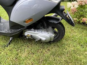 Grey Piaggio ZIP 2014 in Kaunas, with an engine capacity of 49.00 L and mileage of 10 thousand km for 1199 €, photo 8 on AUTOMOTO.COM.LV