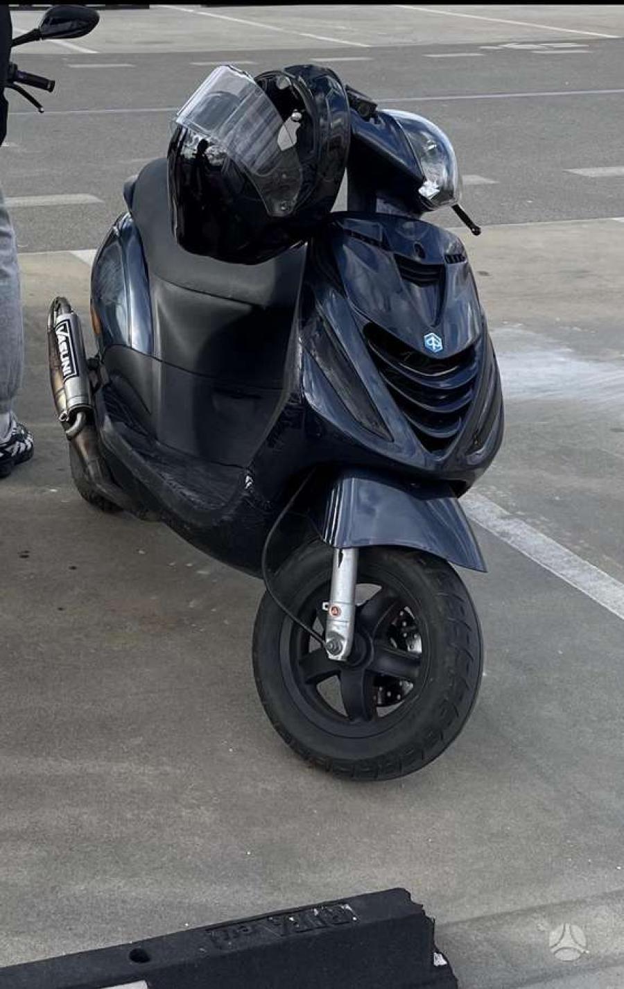 Grey Piaggio ZIP 2014 in Kaunas, with an engine capacity of 49.00 L and mileage of 10 thousand km for 1199 €, photo 11 on AUTOMOTO.COM.LV