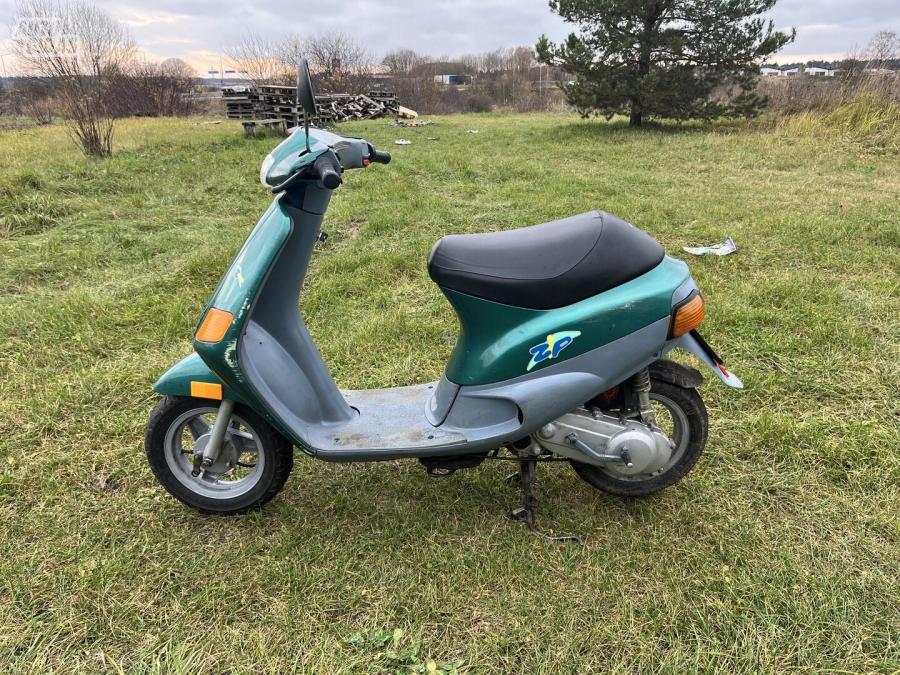 Piaggio ZIP 1993 Viļņa, ar dzinēja tilpumu 0.00 L un nobraukumu 0 tūkst. km par 500 €, foto 3 vietnē AUTOMOTO.COM.LV