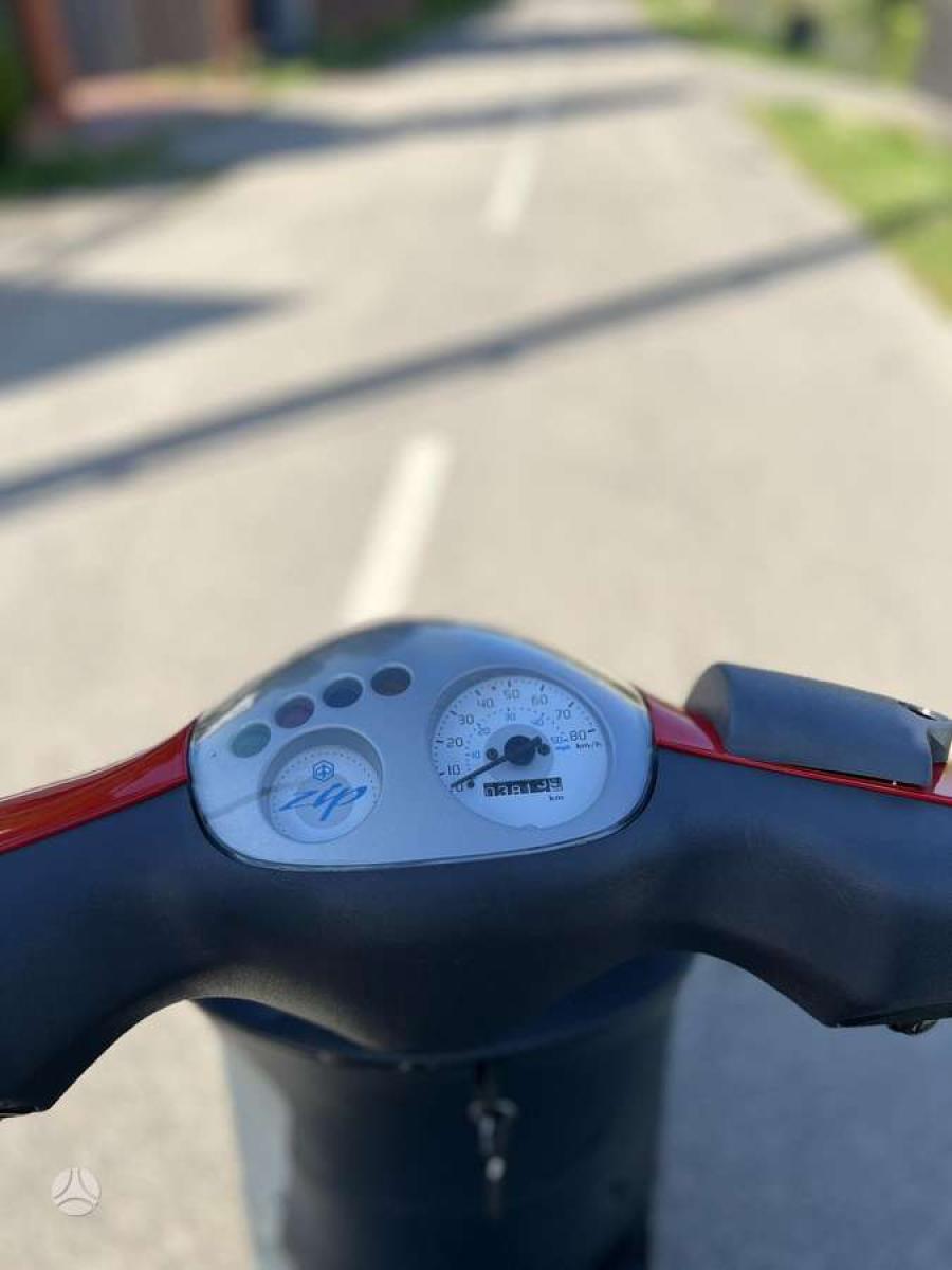 Piaggio ZIP 2004 Kauņa, ar dzinēja tilpumu 50.00 L un nobraukumu 4 tūkst. km par 1220 €, foto 7 vietnē AUTOMOTO.COM.LV
