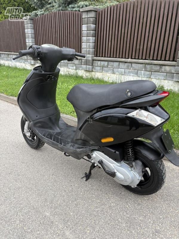 Piaggio ZIP 2008 Kauņa, ar dzinēja tilpumu 0.05 L un nobraukumu 18 tūkst. km par 1050 €, foto 3 vietnē AUTOMOTO.COM.LV