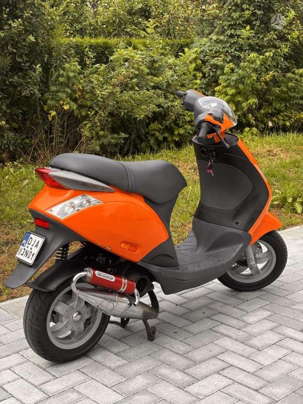 Piaggio ZIP 2009 Kauņa, ar dzinēja tilpumu 50.00 L un nobraukumu 9 tūkst. km par 1180 €, foto 4 vietnē AUTOMOTO.COM.LV