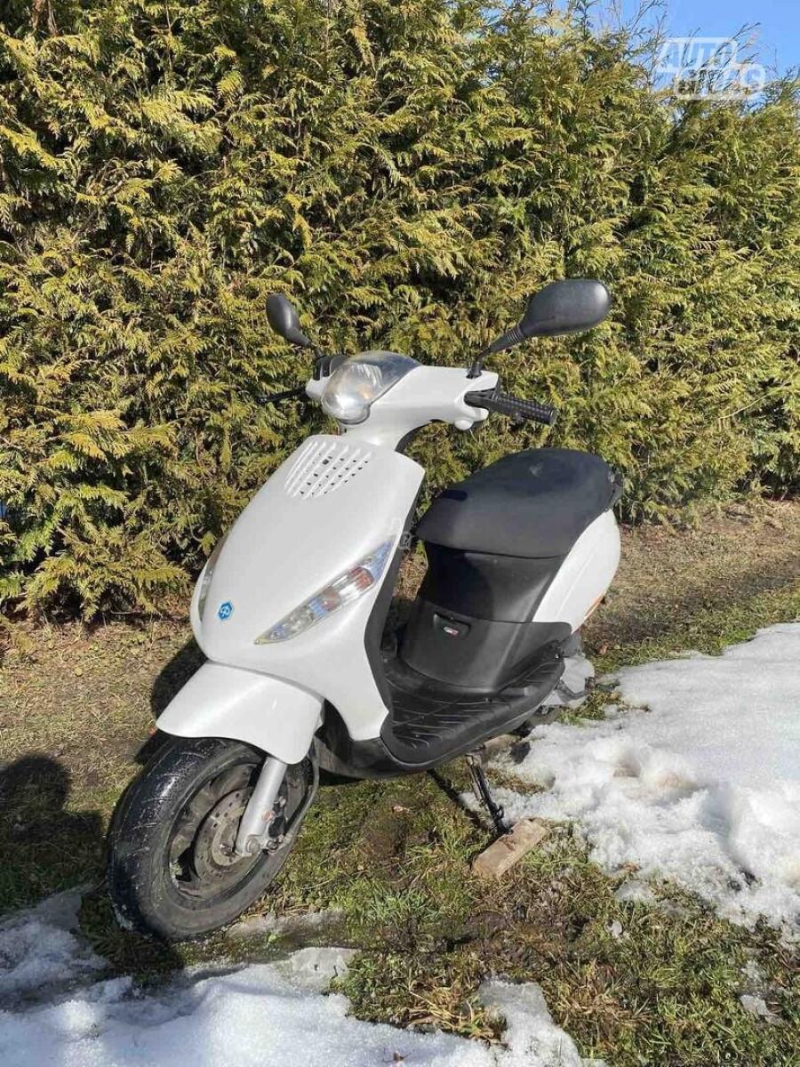 Piaggio ZIP 2014 in Kaunas, with an engine capacity of 0.00 L and mileage of 0 thousand km for 1150 €, photo 3 on AUTOMOTO.COM.LV