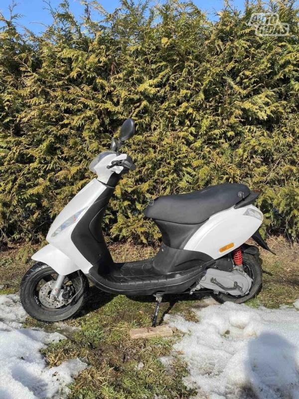 Piaggio ZIP 2014 Kauņa, ar dzinēja tilpumu 0.00 L un nobraukumu 0 tūkst. km par 1150 €, foto 3 vietnē AUTOMOTO.COM.LV