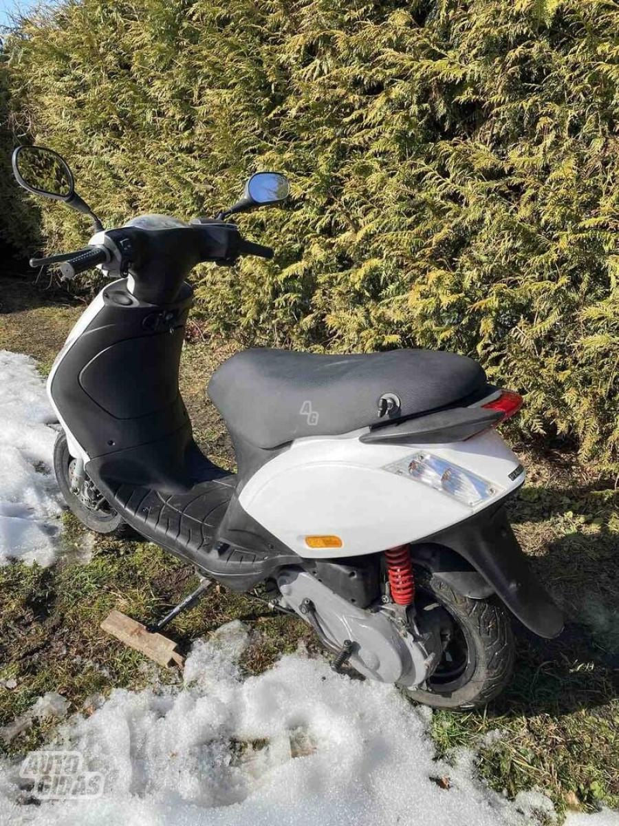 Piaggio ZIP 2014 in Kaunas, with an engine capacity of 0.00 L and mileage of 0 thousand km for 1150 €, photo 7 on AUTOMOTO.COM.LV