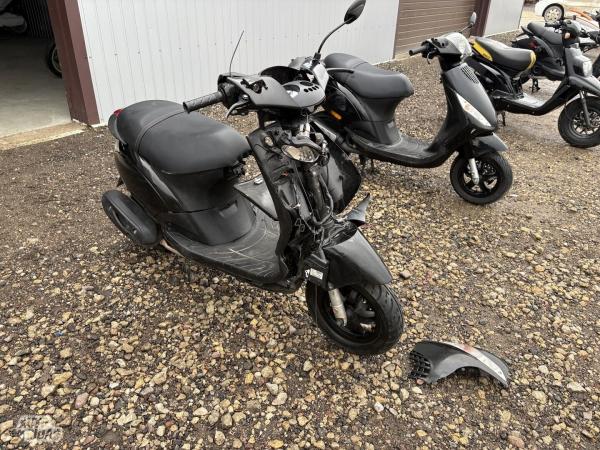 Piaggio ZIP 2019 Kelmė, ar dzinēja tilpumu 0.05 L un nobraukumu 6 tūkst. km par 365 €, foto 1 vietnē AUTOMOTO.COM.LV