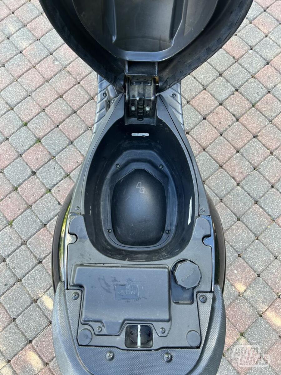 Piaggio ZIP 2019 in Klaipeda, with an engine capacity of 0.05 L and mileage of 21 thousand km for 980 €, photo 5 on AUTOMOTO.COM.LV