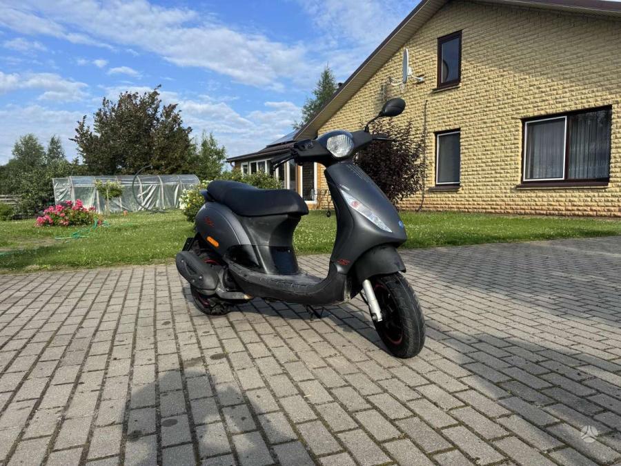 Piaggio ZIP 2021 Kupiškis, ar dzinēja tilpumu 49.00 L un nobraukumu 10 tūkst. km par 1200 €, foto 3 vietnē AUTOMOTO.COM.LV