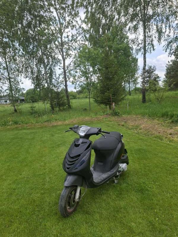 Piaggio ZIP 2021 Viļņa, ar dzinēja tilpumu 50.00 L un nobraukumu 10 tūkst. km par 800 €, foto 1 vietnē AUTOMOTO.COM.LV