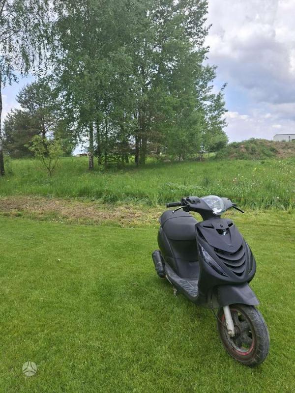 Piaggio ZIP 2021 Viļņa, ar dzinēja tilpumu 50.00 L un nobraukumu 10 tūkst. km par 800 €, foto 2 vietnē AUTOMOTO.COM.LV