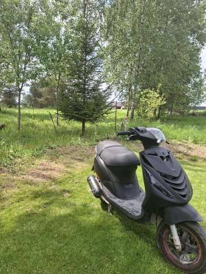 Piaggio ZIP 2021 Viļņa, ar dzinēja tilpumu 50.00 L un nobraukumu 10 tūkst. km par 800 €, foto 5 vietnē AUTOMOTO.COM.LV