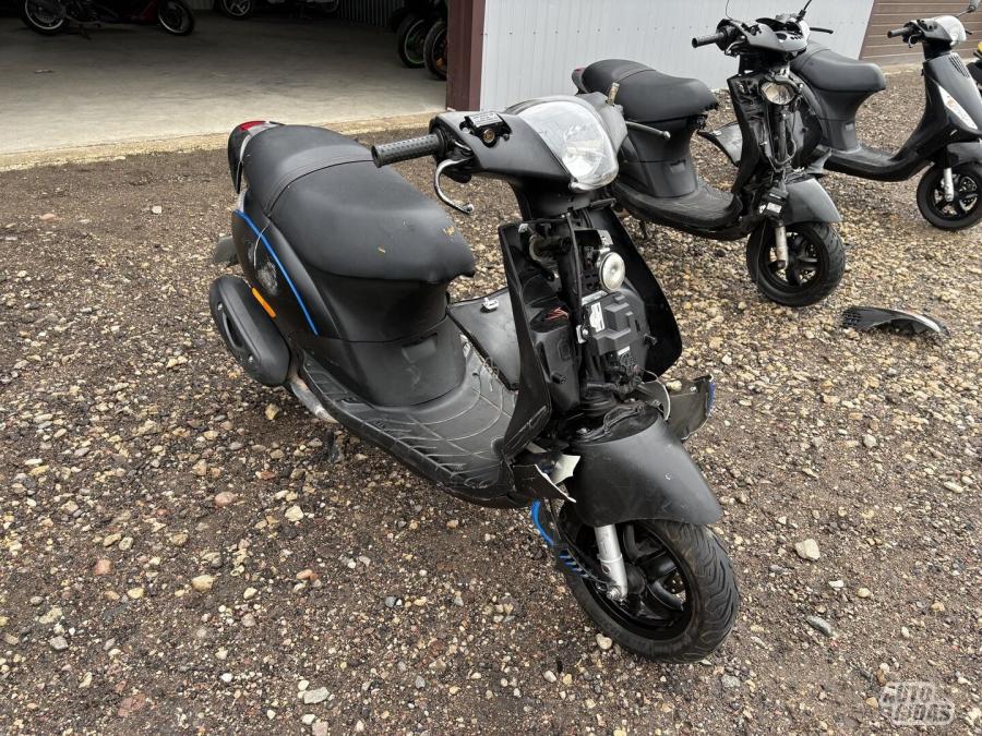 Piaggio ZIP 2023 в Кельме, объемом двигателя 0.05 л и пробегом 16 тыс. км за 415 €, фото 1 на AUTOMOTO.COM.LV