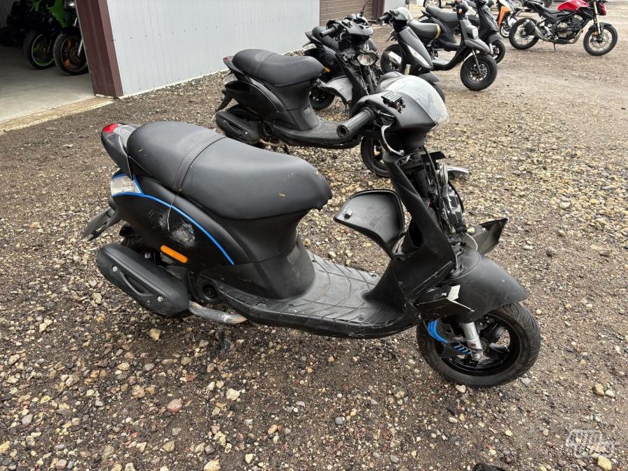 Piaggio ZIP 2023 в Кельме, объемом двигателя 0.05 л и пробегом 16 тыс. км за 415 €, фото 2 на AUTOMOTO.COM.LV