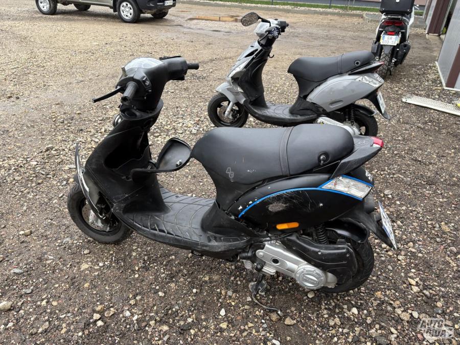 Piaggio ZIP 2023 в Кельме, объемом двигателя 0.05 л и пробегом 16 тыс. км за 415 €, фото 5 на AUTOMOTO.COM.LV