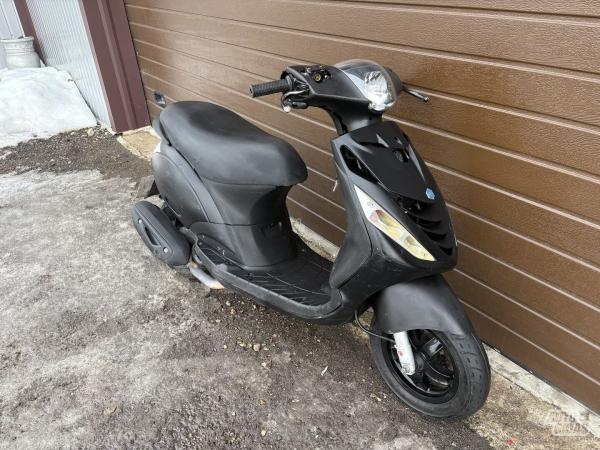 Piaggio ZIP 2024 in Kelme, with an engine capacity of 0.05 L and mileage of 8 thousand km for 465 €, photo 1 on AUTOMOTO.COM.LV