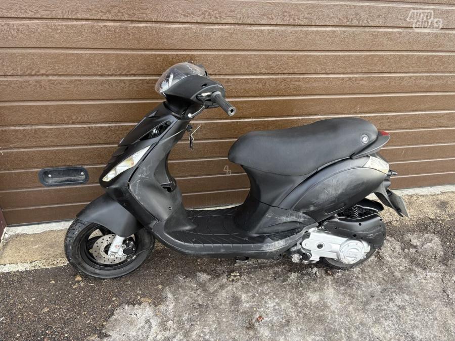 Piaggio ZIP 2024 in Kelme, with an engine capacity of 0.05 L and mileage of 8 thousand km for 465 €, photo 9 on AUTOMOTO.COM.LV
