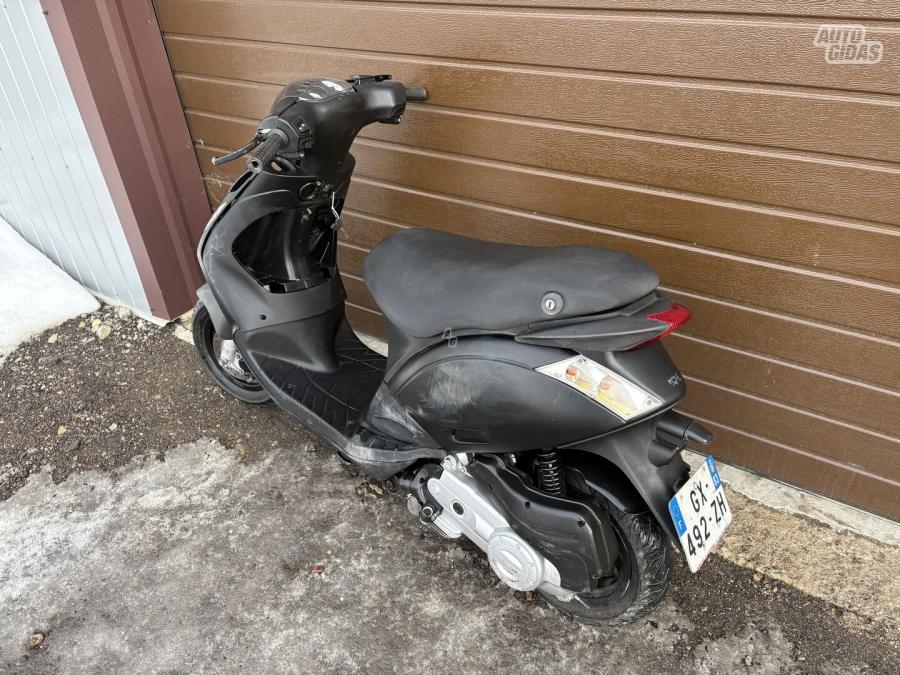 Piaggio ZIP 2024 in Kelme, with an engine capacity of 0.05 L and mileage of 8 thousand km for 465 €, photo 10 on AUTOMOTO.COM.LV