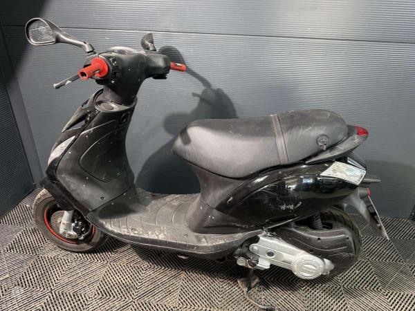 Piaggio ZIP 2024 in Taurage, with an engine capacity of 49.00 L and mileage of 10 thousand km for 750 €, photo 5 on AUTOMOTO.COM.LV
